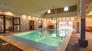 Casa | Piscina | Piscina interior, piscina exterior