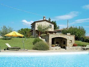 Villa | Piscina | Piscina interior, piscina exterior 