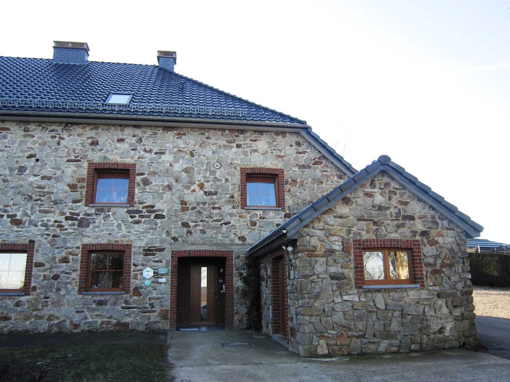 Combine City & Countryside In Well Kept House With Many Games, Next To A Farm - Malmedy