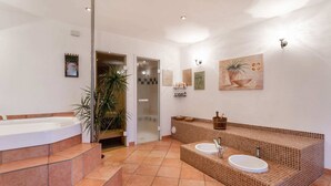 Apartamento | Casa de banho | Um polibã 