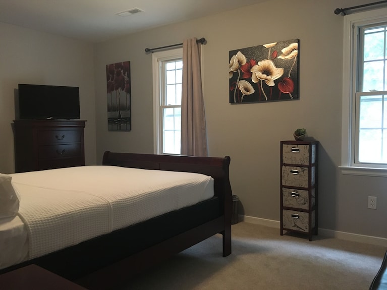 Duplex Apt (Moonlight Suite) - Richmond, VA