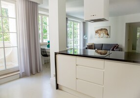 Apartamento Exclusivo | Sala de estar | Televisor LCD de 42 polegadas com canais via satélite, televisor 