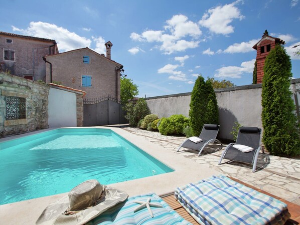 Casa | Piscina | Piscina interna, piscina externa