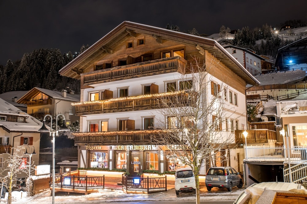 Aparthotel La Tambra - Val Gardena