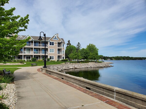 Bridgeport Waterfront Resort - Door County, WI