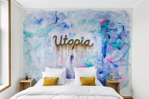 Roupa de alta qualidade, com decoração personalizada 