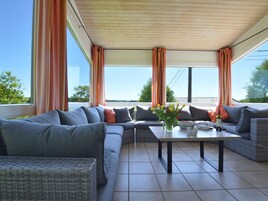 Casa | Sala de estar | TV, mesa de pingue-pongue