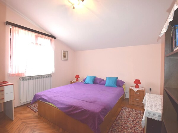 Comfortable Holiday Home Only 500m To The Sea With Outdoor Kitchen, Wifi And Airco - Pula