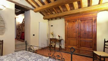 Casa | 4 quartos, com mobília individualizada, roupa de cama fornecida