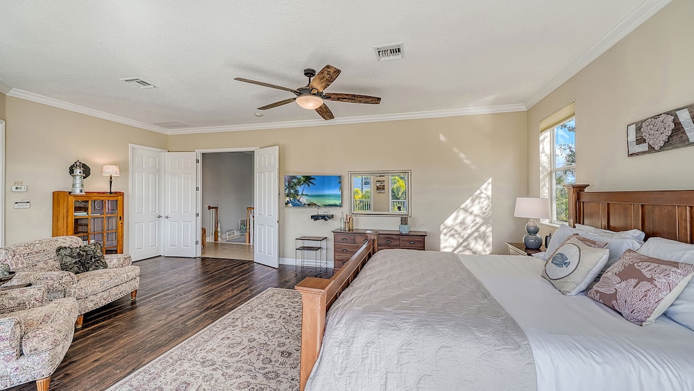 Siesta Soul | Multilevel Home Located In Siesta Key Village W/ Private Pool, Fire Pit, Walk To Beach - Siesta Key, FL