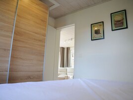 Casa | 2 quartos, com mobília individualizada