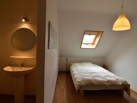 Apartamento | 3 quartos, com mobília individualizada, roupa de cama fornecida 