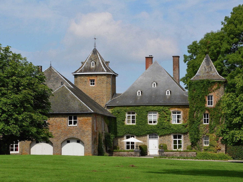Delightful Castle In Bastogne With Hot Tub - Bastogne