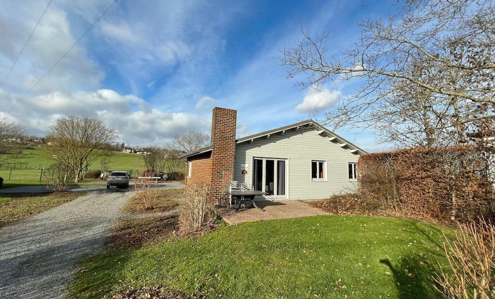 Cozy Holiday Home In Somme Leuze - Somme-Leuze