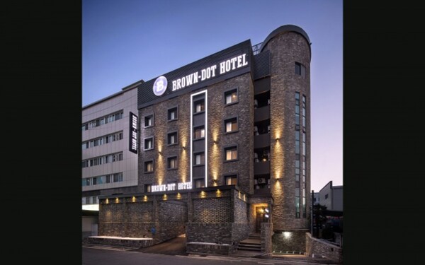 Brown-dot Changwon Myeongseo Convention - Tongyeong