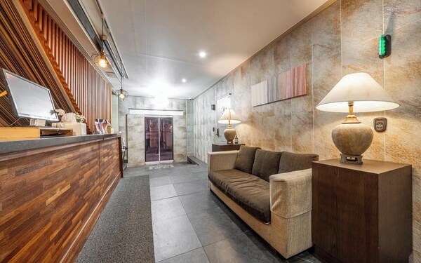 Peanut Hotel - Seoul