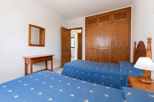 Apartamento standard, 1 quarto | 1 quarto, cofres nos quartos, cortinas blackout, berços grátis