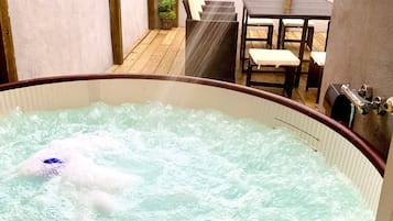 Casa superluxo, banheira de imersão | Jardim