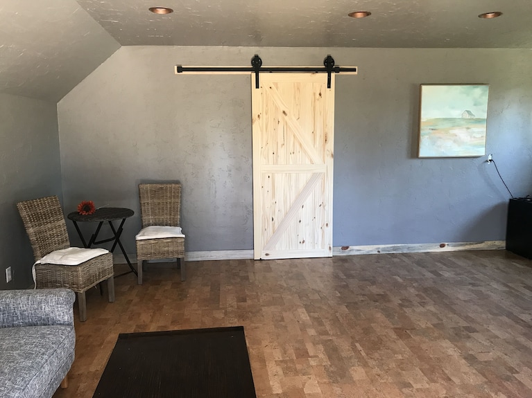 Quiet Bungalow In The Hills - South Dakota