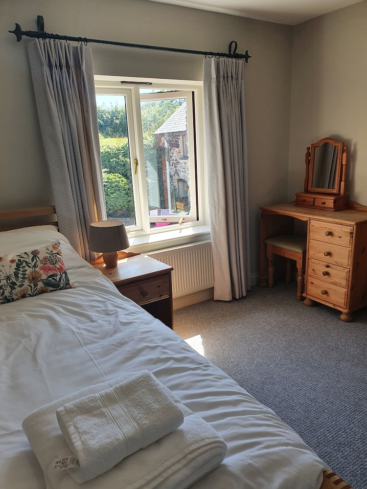 Courtyard Cottage In Slapton, South Devon. 10 Minutes Drive To Beach - Torcross