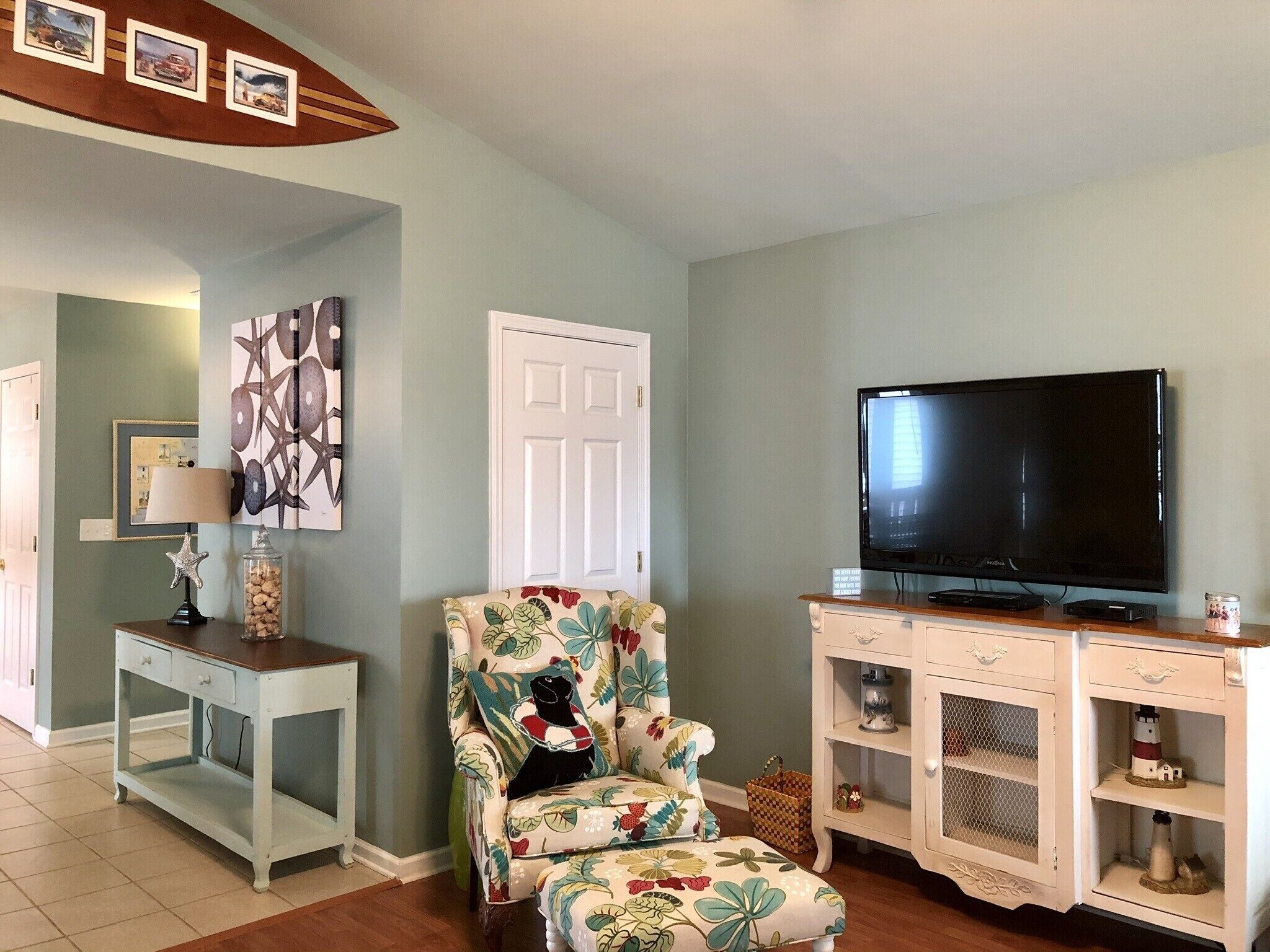 Sandy Tails - Oak Island, Nc - Oak Island, NC