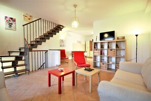 Vila, 3 quartos, terraço, ao lado da praia | Opções para refeição no quarto