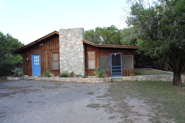 Concan Frio River Cabin - Concan, TX