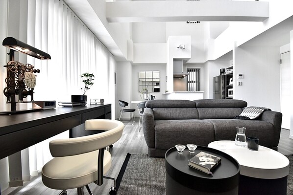 Quarto (Type C, 1001) | Sala de estar | TV de ecrã plano