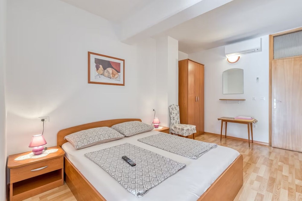 Holiday Apartment Rovinj For 1 - 2 Persons With 1 Bedroom - Holiday House - Rovinj