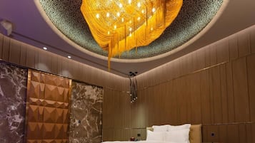 Frigobar, escrivaninha, cortinas blackout, Wi-Fi de cortesia
