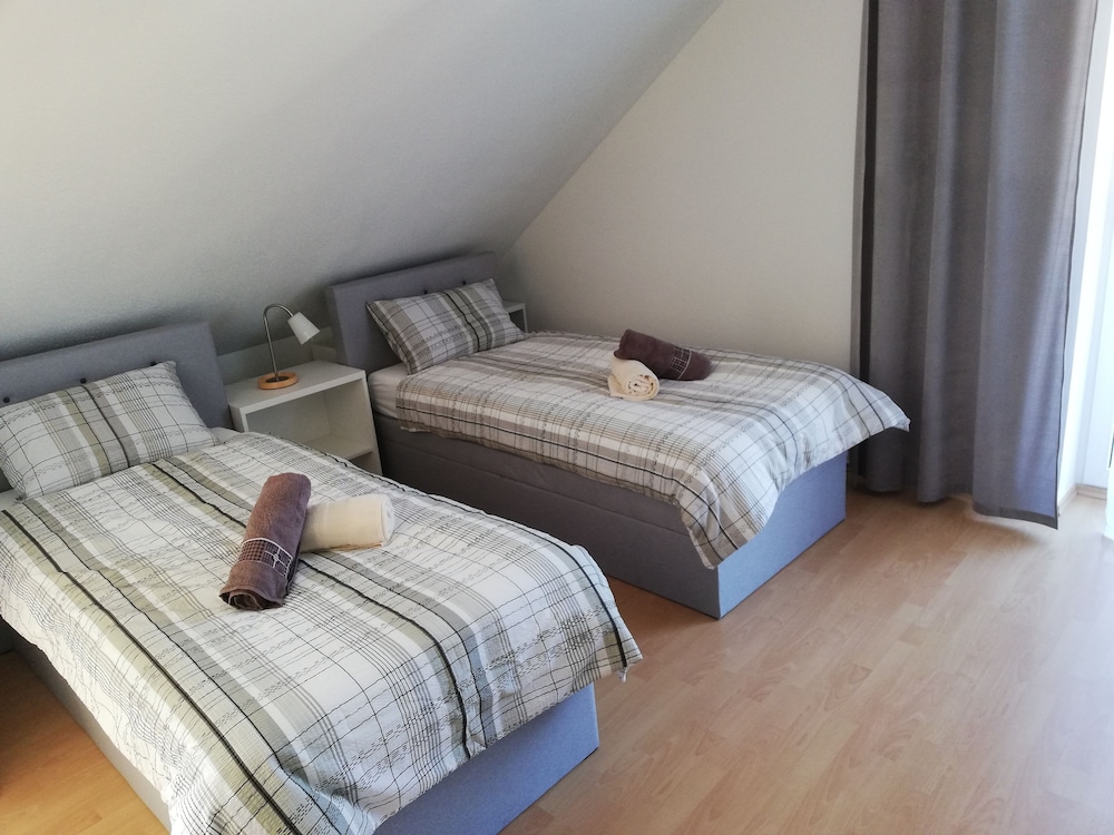 Südhang Apartment In Rehling Bei Augsburg, Boxspringbetten - Baviera