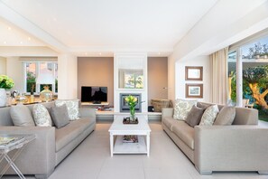 Vila, 3 quartos, para não fumantes | Sala de estar | TV de tela plana