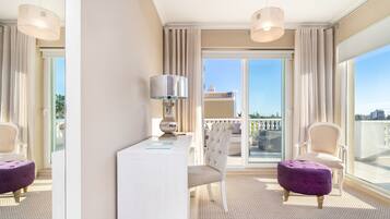 Villa, 3 quartos, não fumadores | Sala de estar | TV de ecrã plano