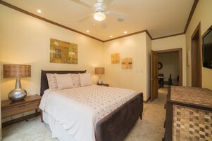 Apartamento Deluxe em Condomínio Fechado, casa de banho privativa, vista para o jardim | Wi-fi grátis, roupa de cama fornecida 