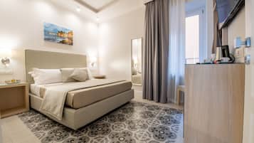 Quarto Duplo Standard | Camas de colchão viscoelástico, minibar, com mobília individualizada