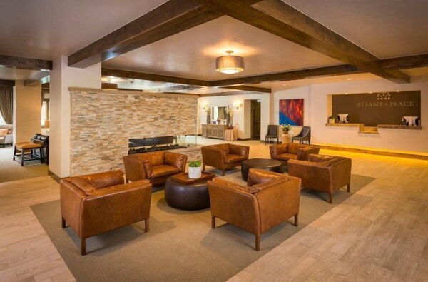 Ski, In Ski Out 3 Bedroom Vacation Condo With Resort Amenities - Avon, CO