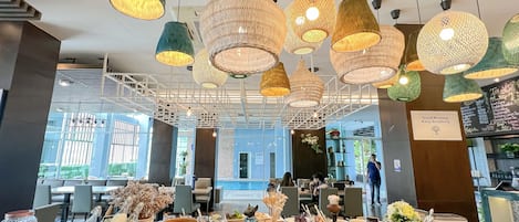 Pequeno-almoço preparado no momento diário (250 THB por pessoa)