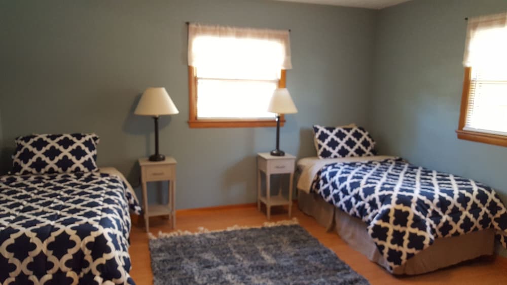 Large House On 180 Acres Of Beautiful Mountain View Lands - Woodmill Winery, Vale
