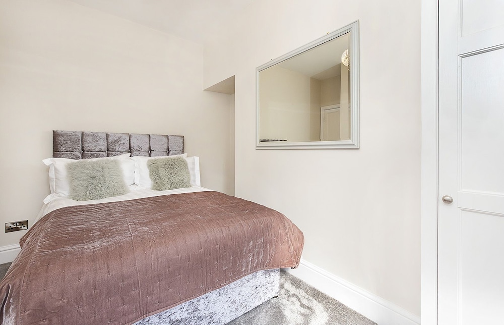 George Street Boutique Apartment 1 - Sleeps 6 Guests In 2 Bedrooms - Fulford