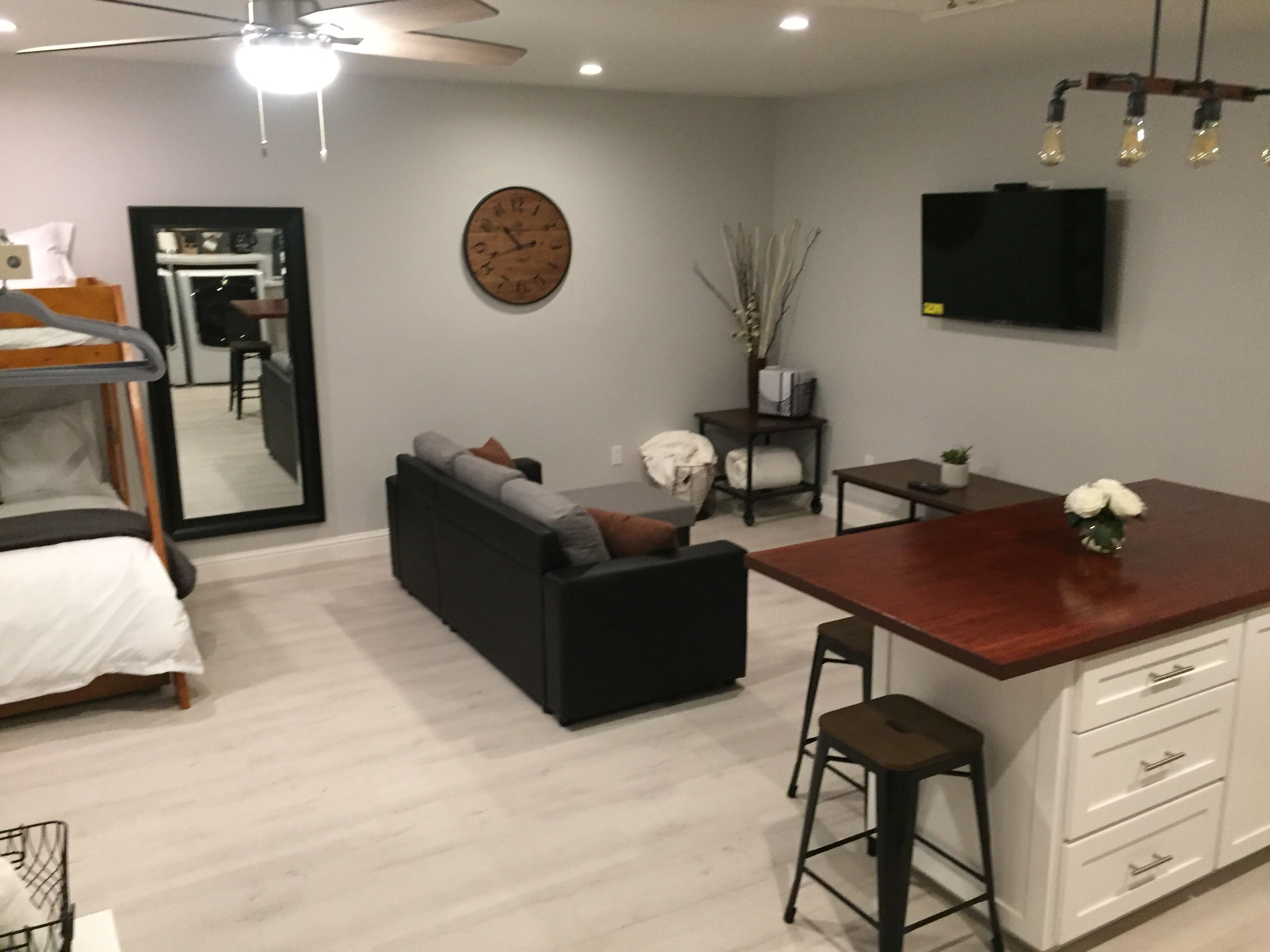 The White Rose Annex - Nella Terra Cellars, Sunol