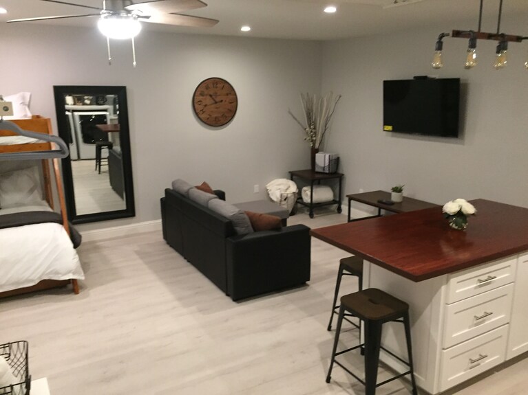 The White Rose Annex - Nella Terra Cellars, Sunol