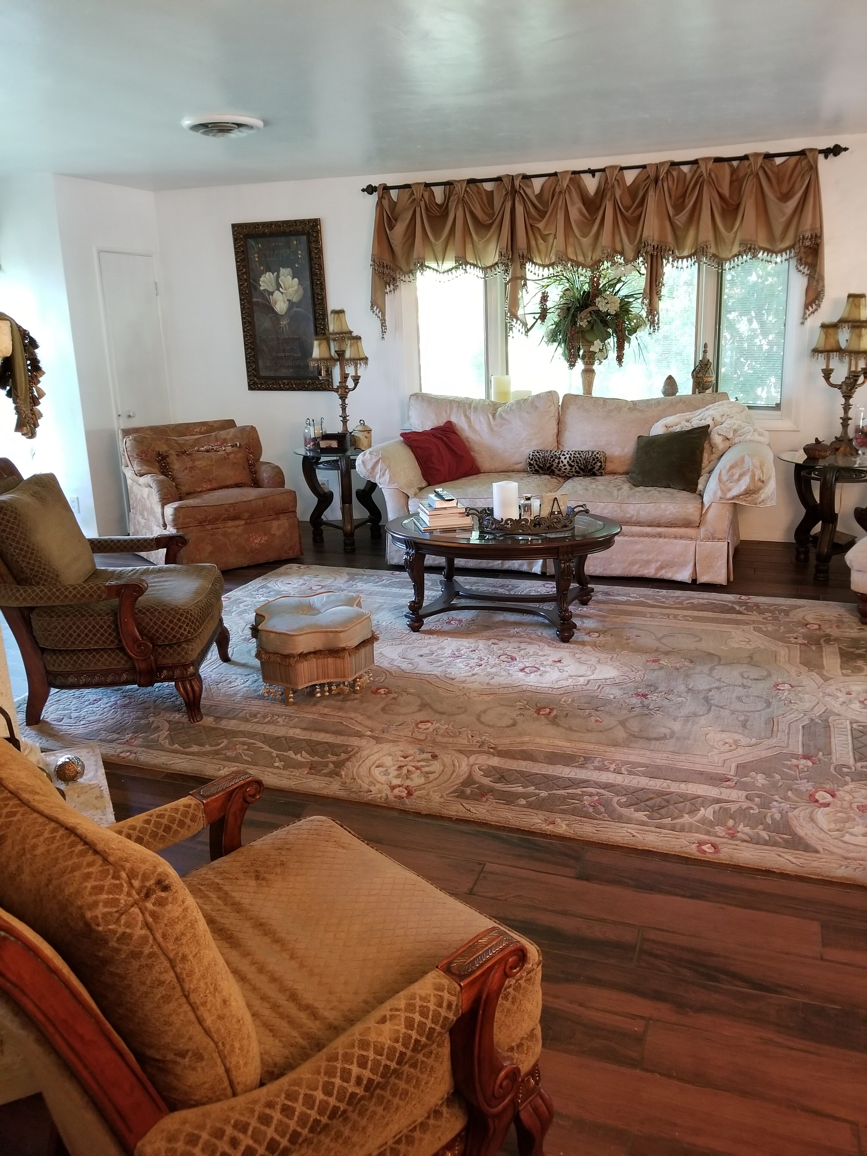Private Bedroom And Full Bathroom In The Heart Of Bakersfield - California
