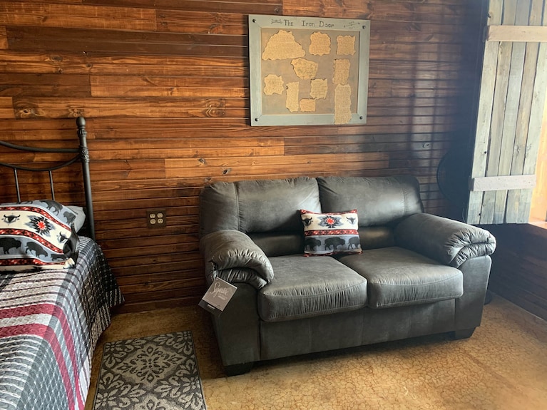 Iron Door Cabin At The Lazy Buffalo Wichita Mountains Cache Lawton Fort Sill - Tahlequah Pond, OK