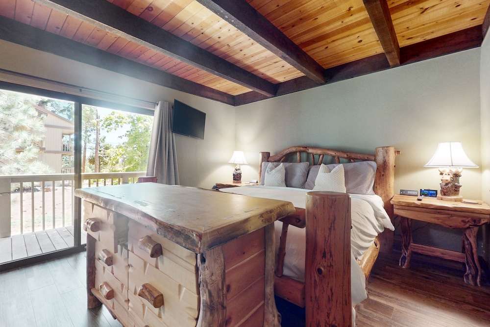 Luxe All-season Escape | Pool, Sauna, Tennis | Near Kings Beach & Ski Resorts - 타호 호