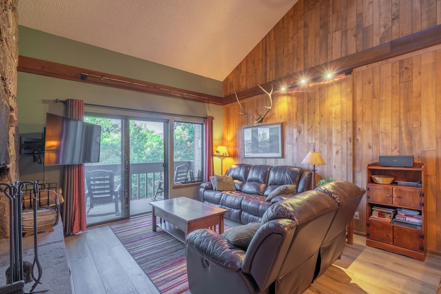 Cozy Mountain Retreat In Fraser W/ Best Clubhouse, Just Minutes From Everything! - King Lake, CO