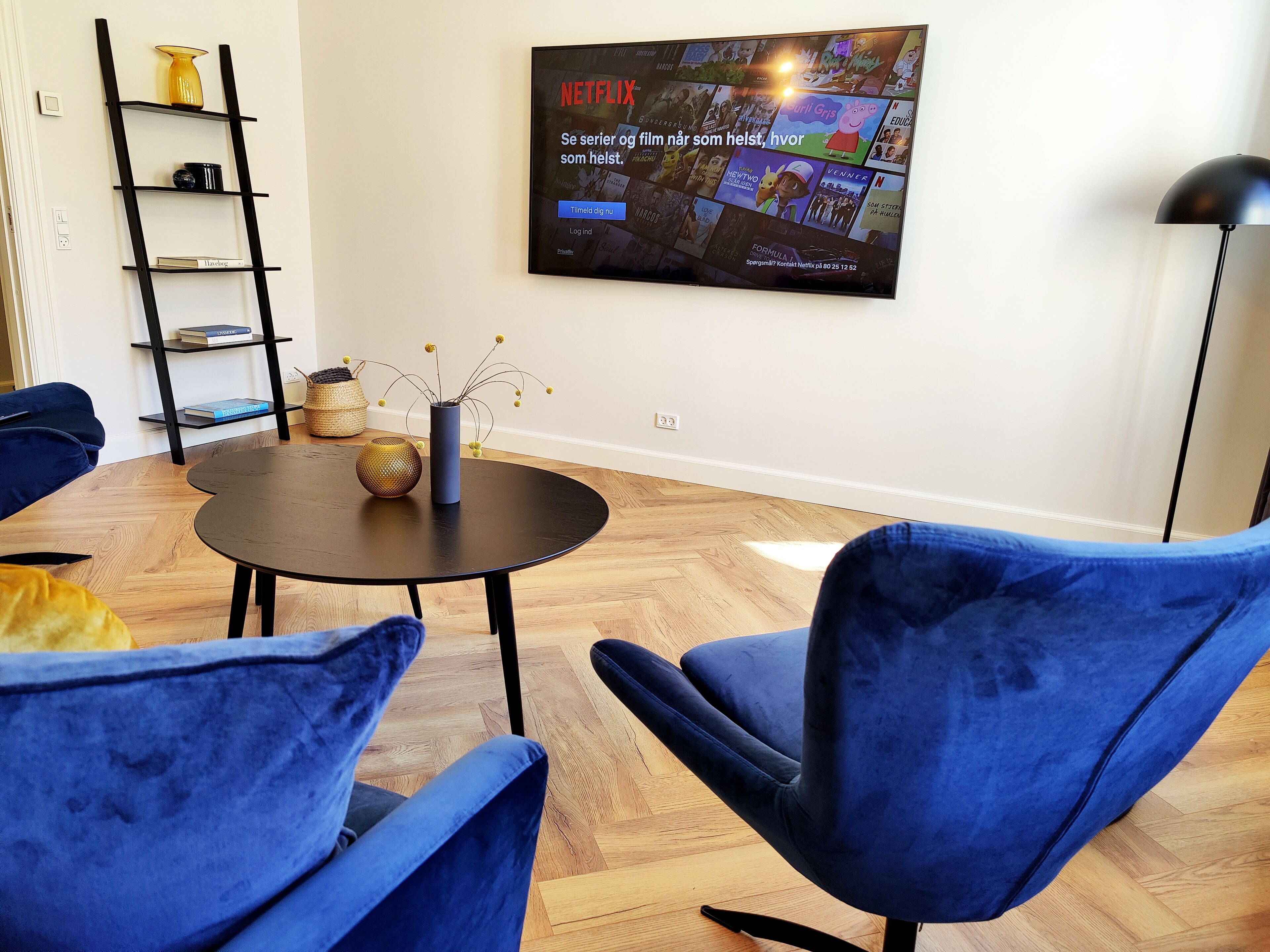 Televisor de ecrã plano de 75 polegadas com canais por cabo, televisor 