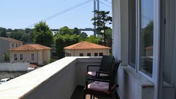King Room with Balcony | Varanda