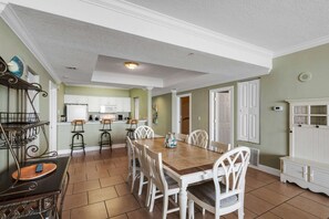 Apartamento em Condomínio Fechado | Restaurantes