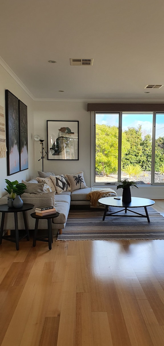 Luxury Beach Stay, Close To The Famous Sa Wine Regions - Adelaida