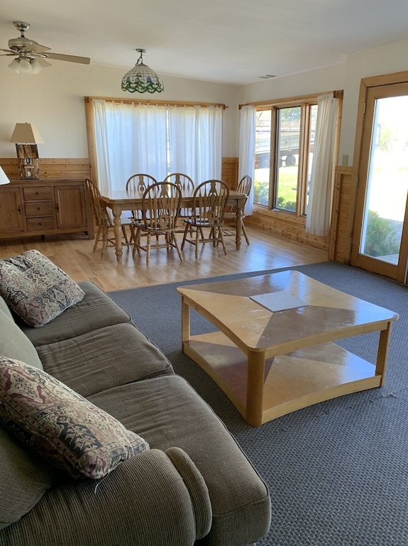 (White House Cabin) Serene Lakefront 4 Bedroom Cottage - Pets Ok - Michigan